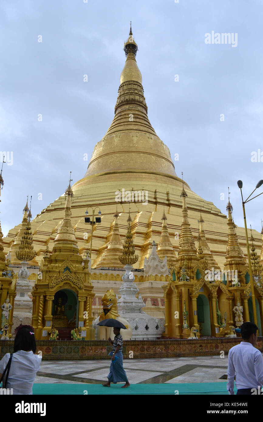 The national religious symbol of Burmese. It's the shwedagon Pagoda ...