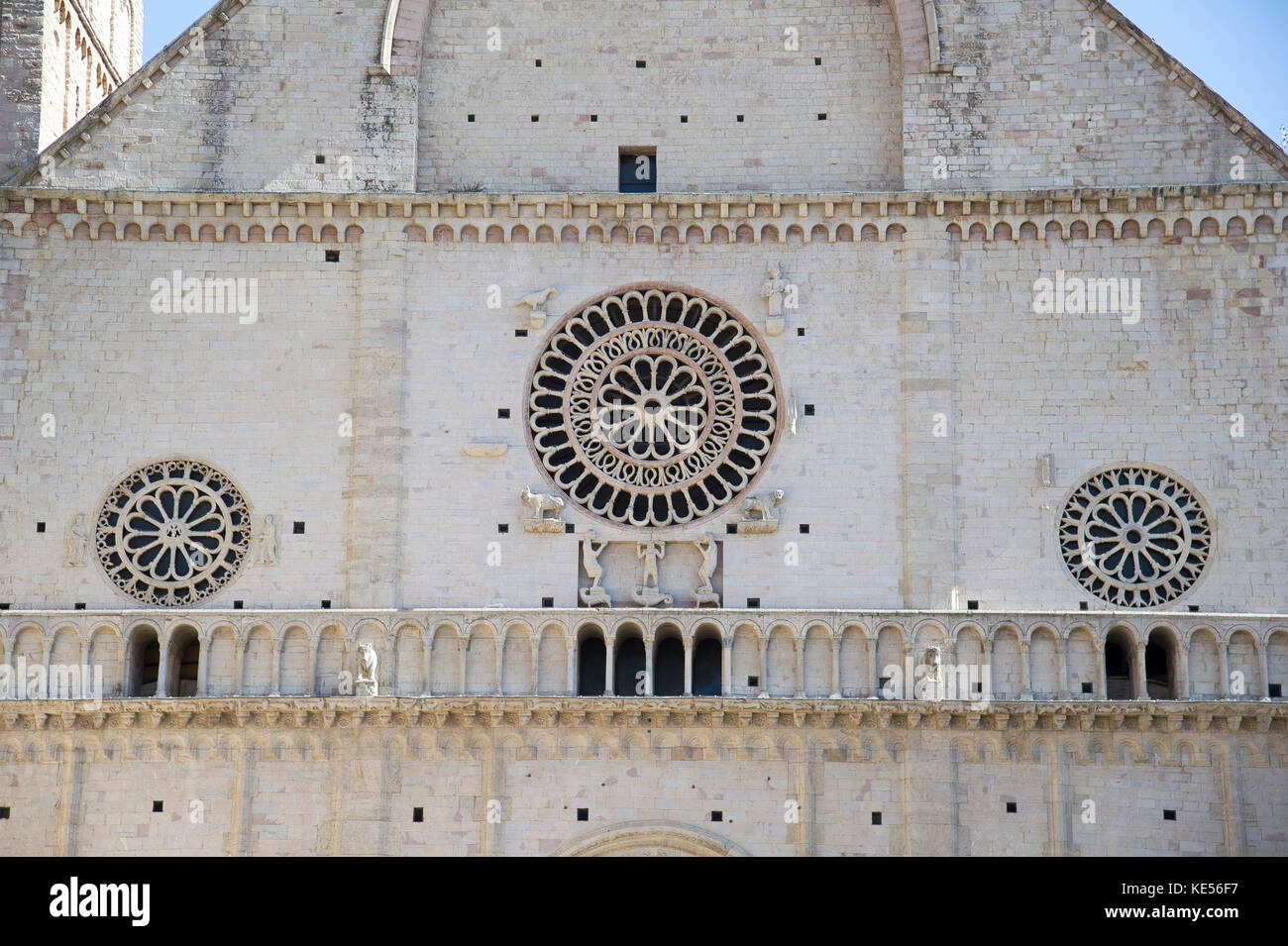 Romanesque Cattedrale di San Rufino (Assisi Cathedral of Saint Rufinus ...