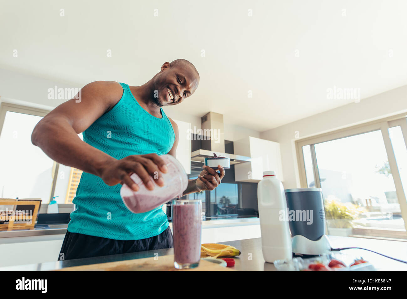 Milkshake machine hi-res stock photography and images - Alamy