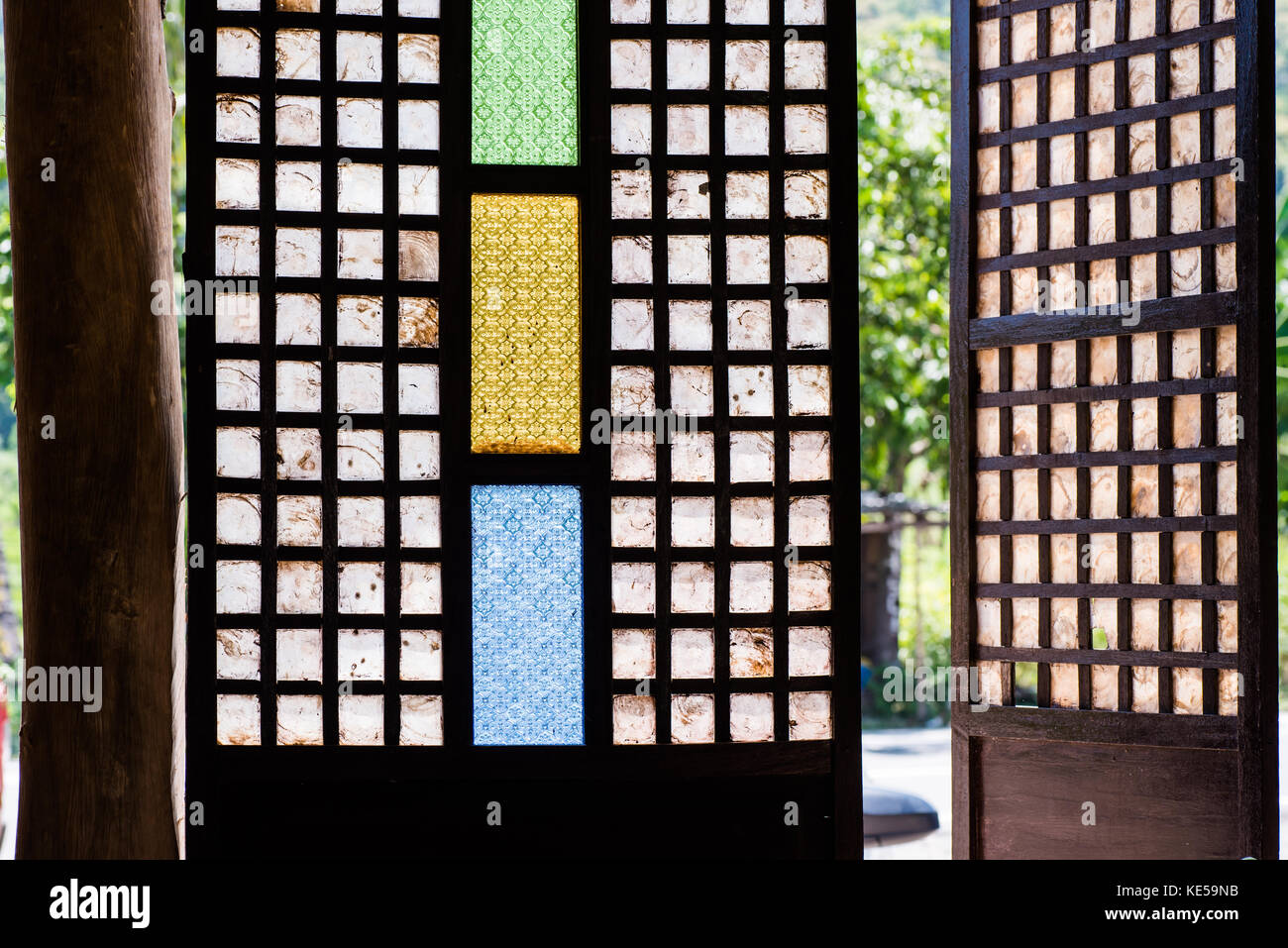 Capiz shell hi-res stock photography and images - Alamy