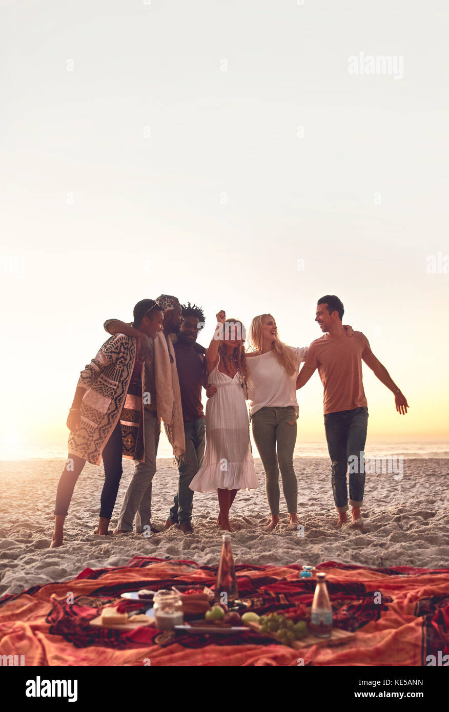 People enjoying summer at beach hi-res stock photography and images - Alamy