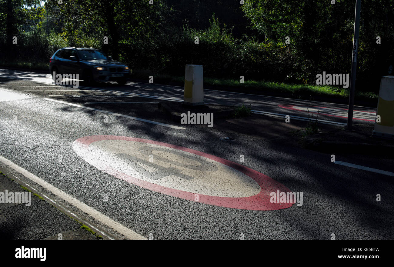 40 mph speed warning signs on the A36 west yellow to Salisbury ...