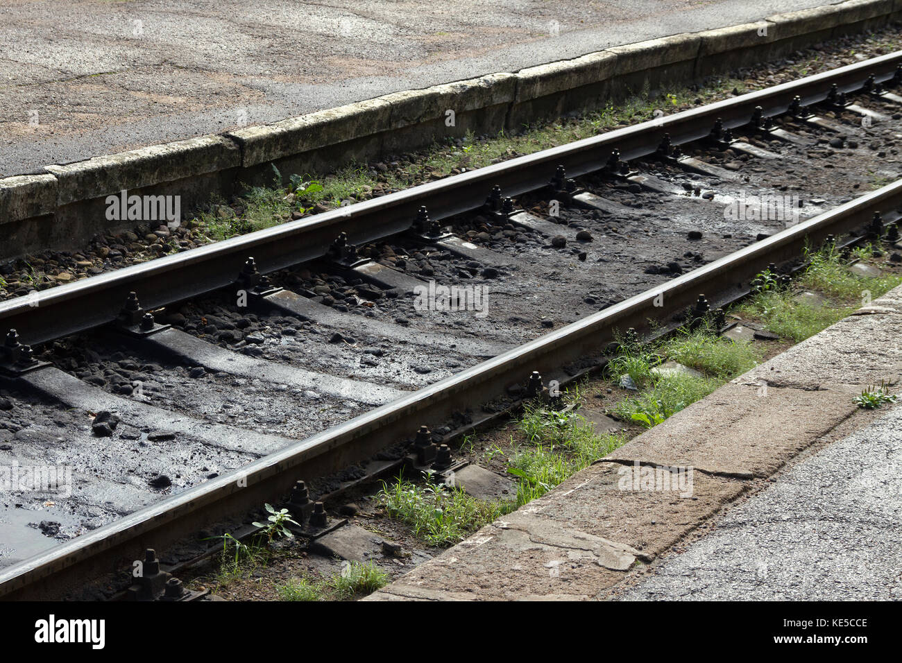 Wet railway track hi-res stock photography and images - Alamy
