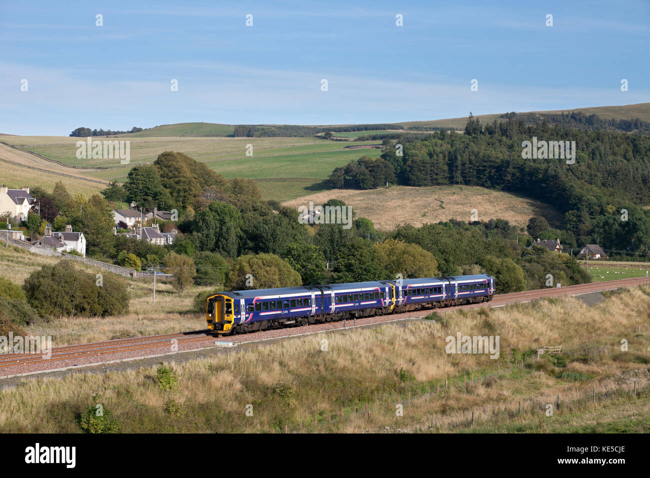 Edinburgh to tweedbank rail line hi-res stock photography and images ...