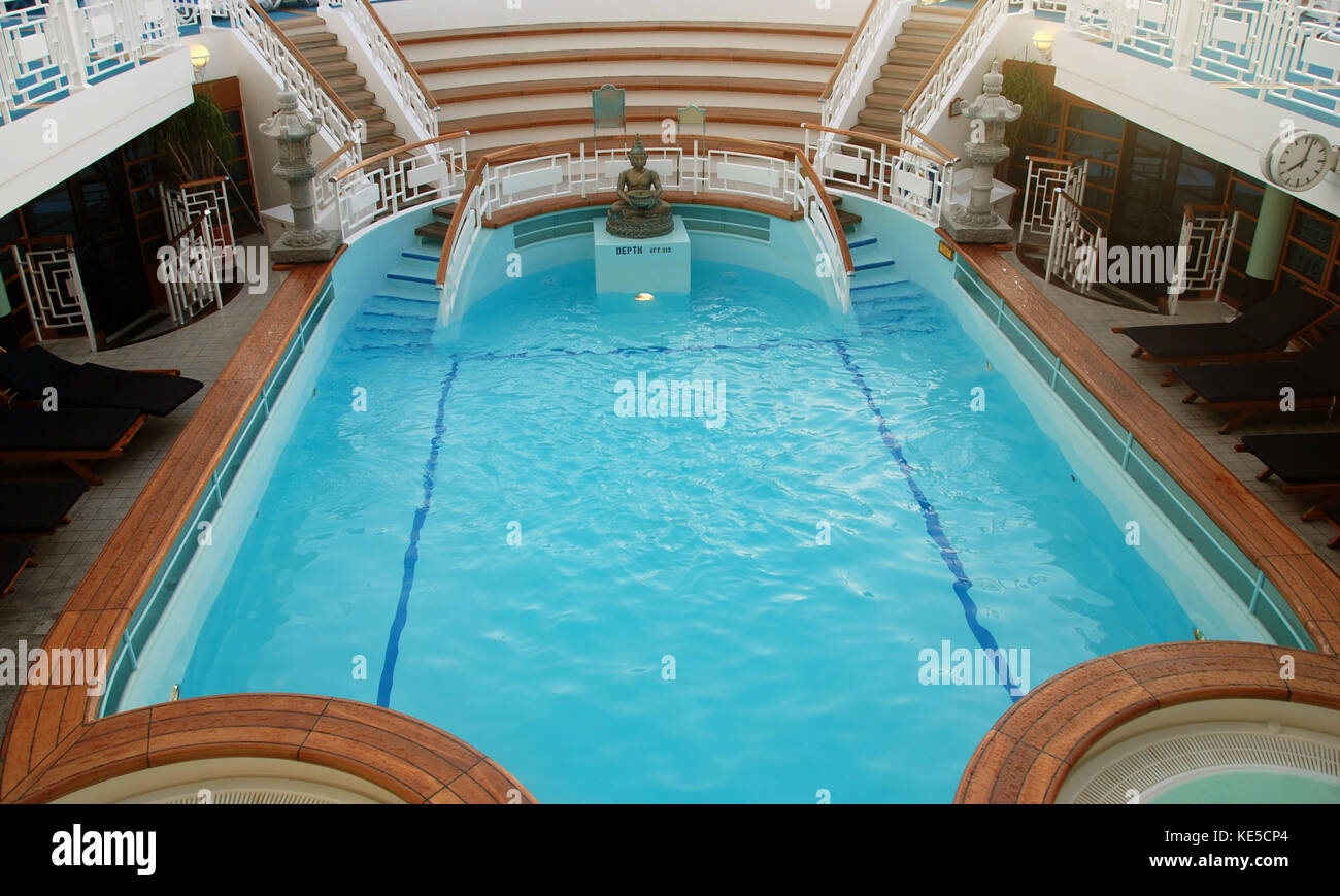Cruise ship pool Stock Photo - Alamy