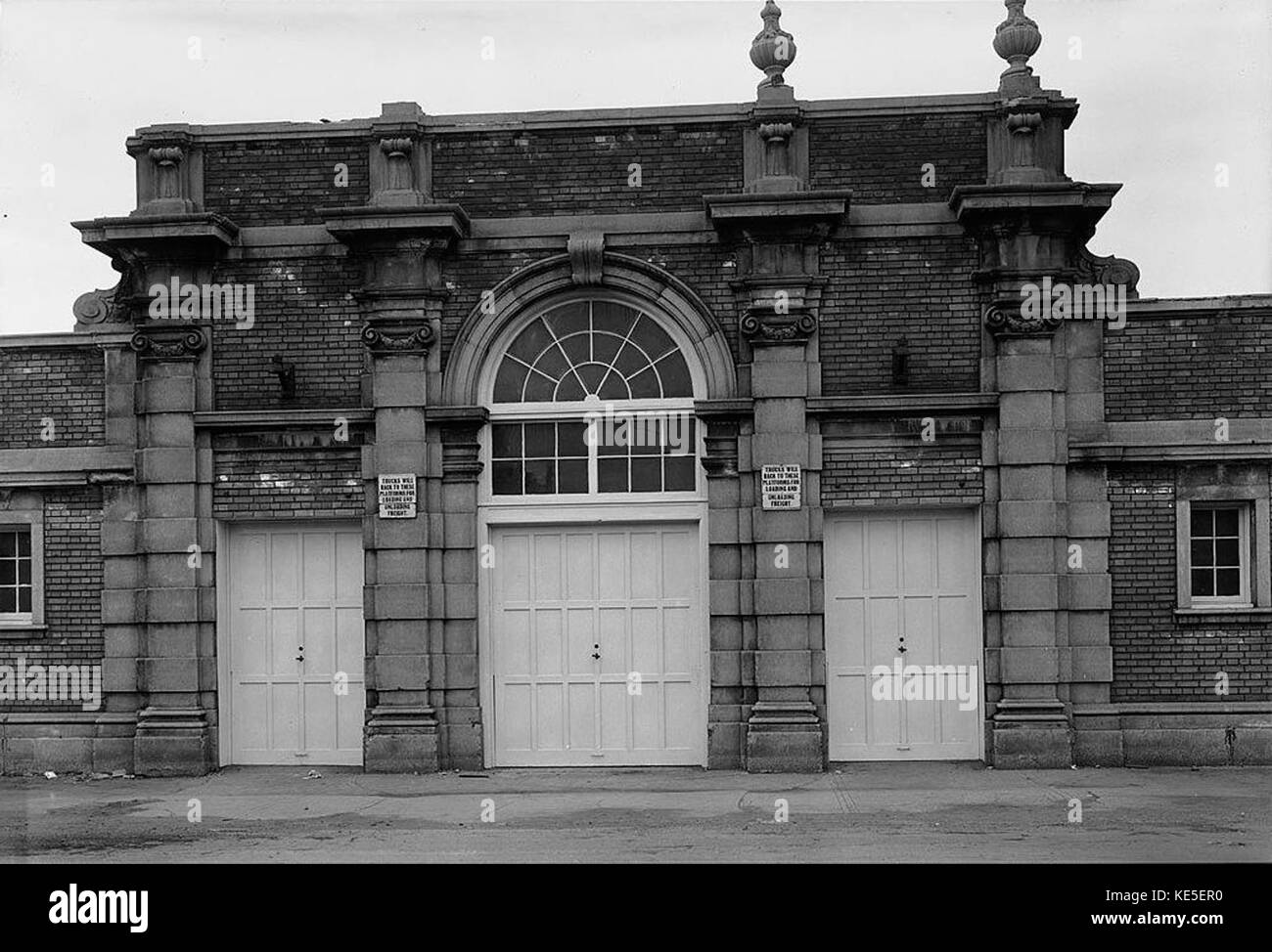 Science and health building Black and White Stock Photos & Images - Alamy