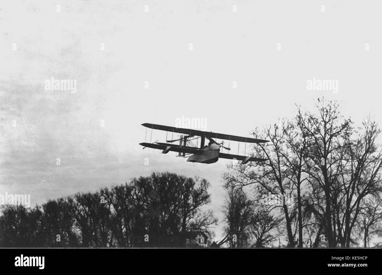 Wright Model G Aeroboat, over Miami River, near Dayton, Ohio, 1913 ...