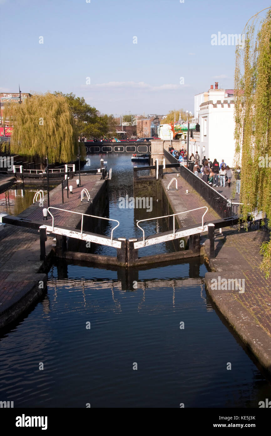 Camden lock on grand union hi-res stock photography and images - Alamy
