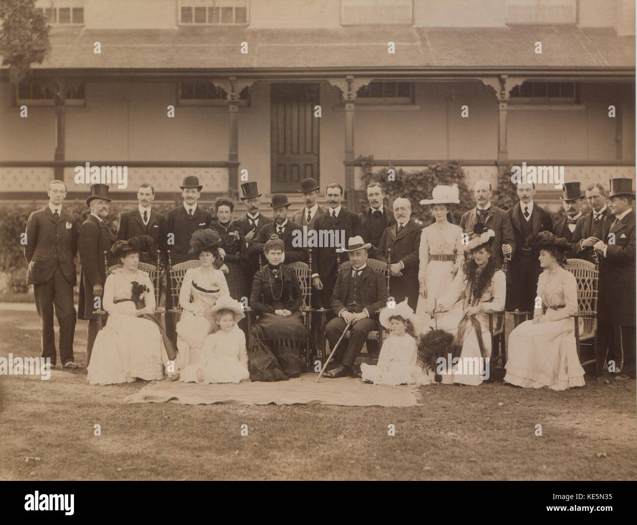 The royal party at Government House, Ottawa Photo A (HS85 10 12493 ...
