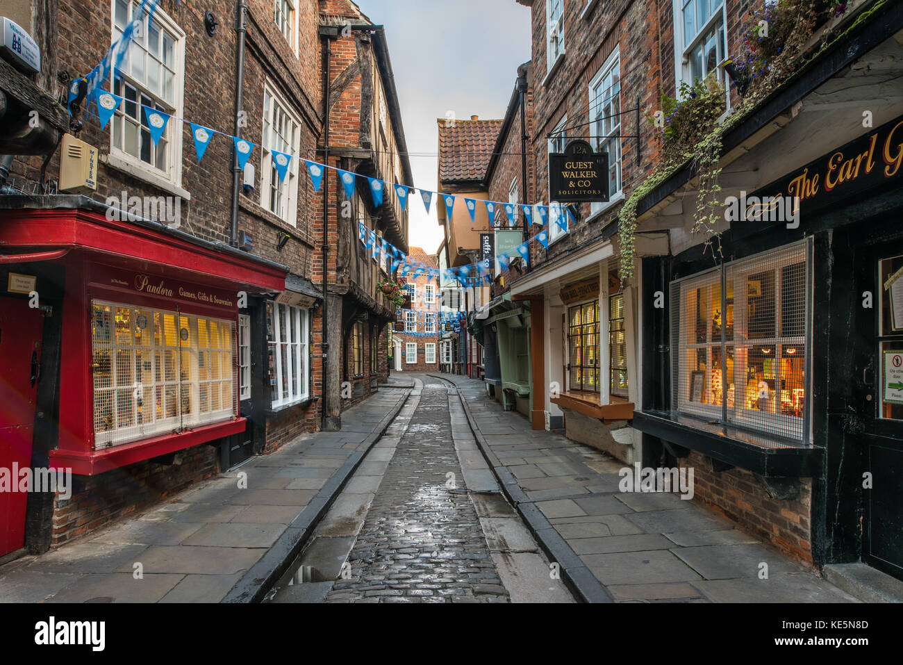 Shambles street hi-res stock photography and images - Alamy