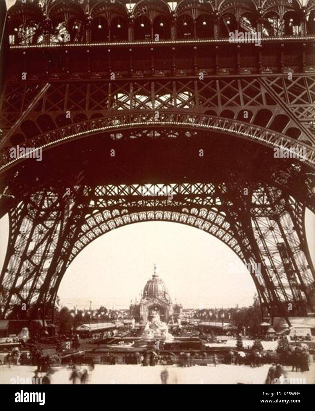 Tour Eiffel exposition universelle 1889 Stock Photo - Alamy