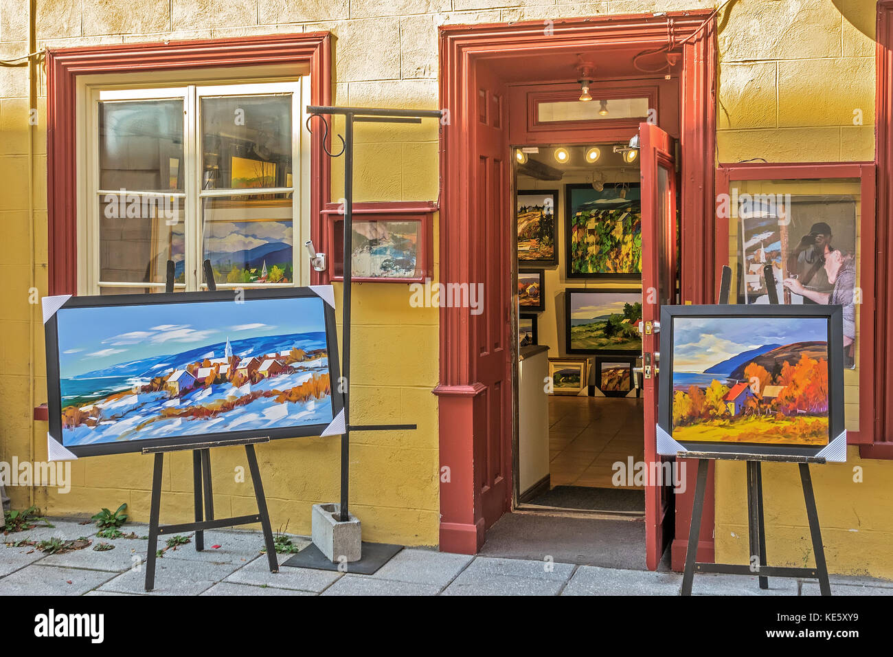 Art gallery old quebec city hi-res stock photography and images - Alamy