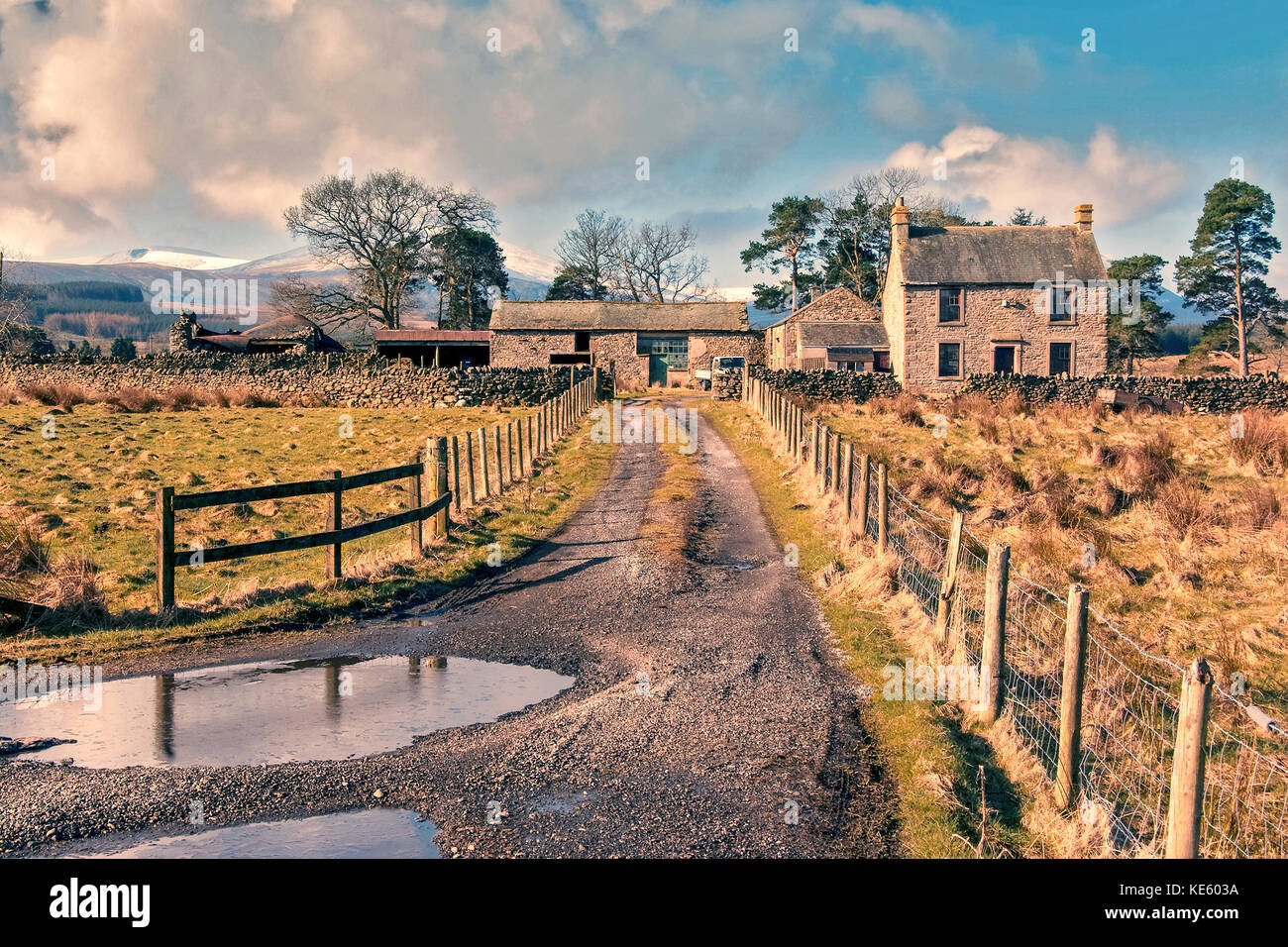 Hill farm uk hi-res stock photography and images - Alamy