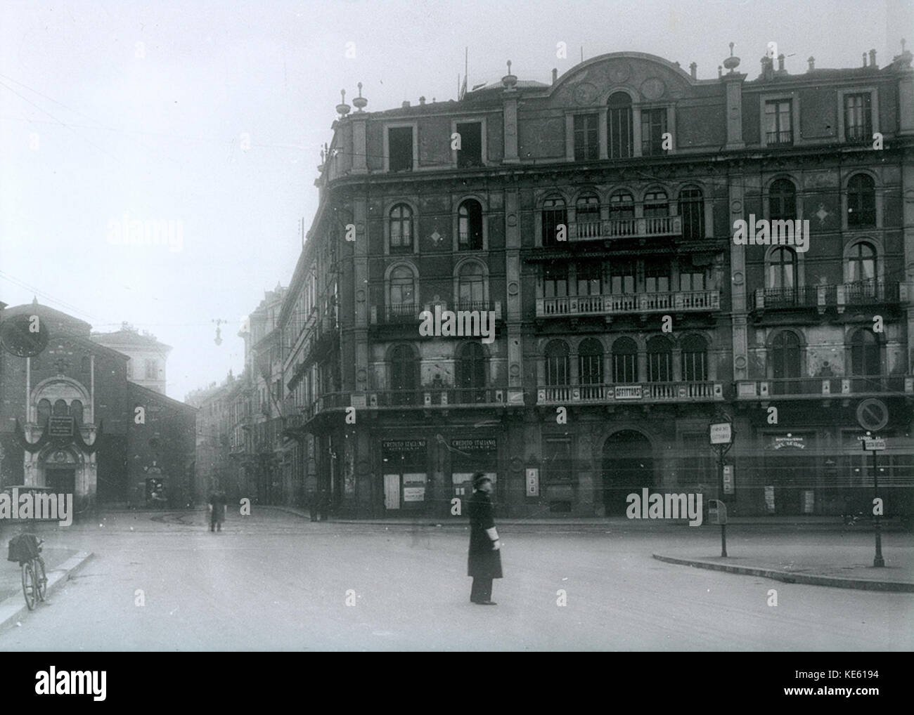 Milano, largo San Babila 10 Stock Photo - Alamy