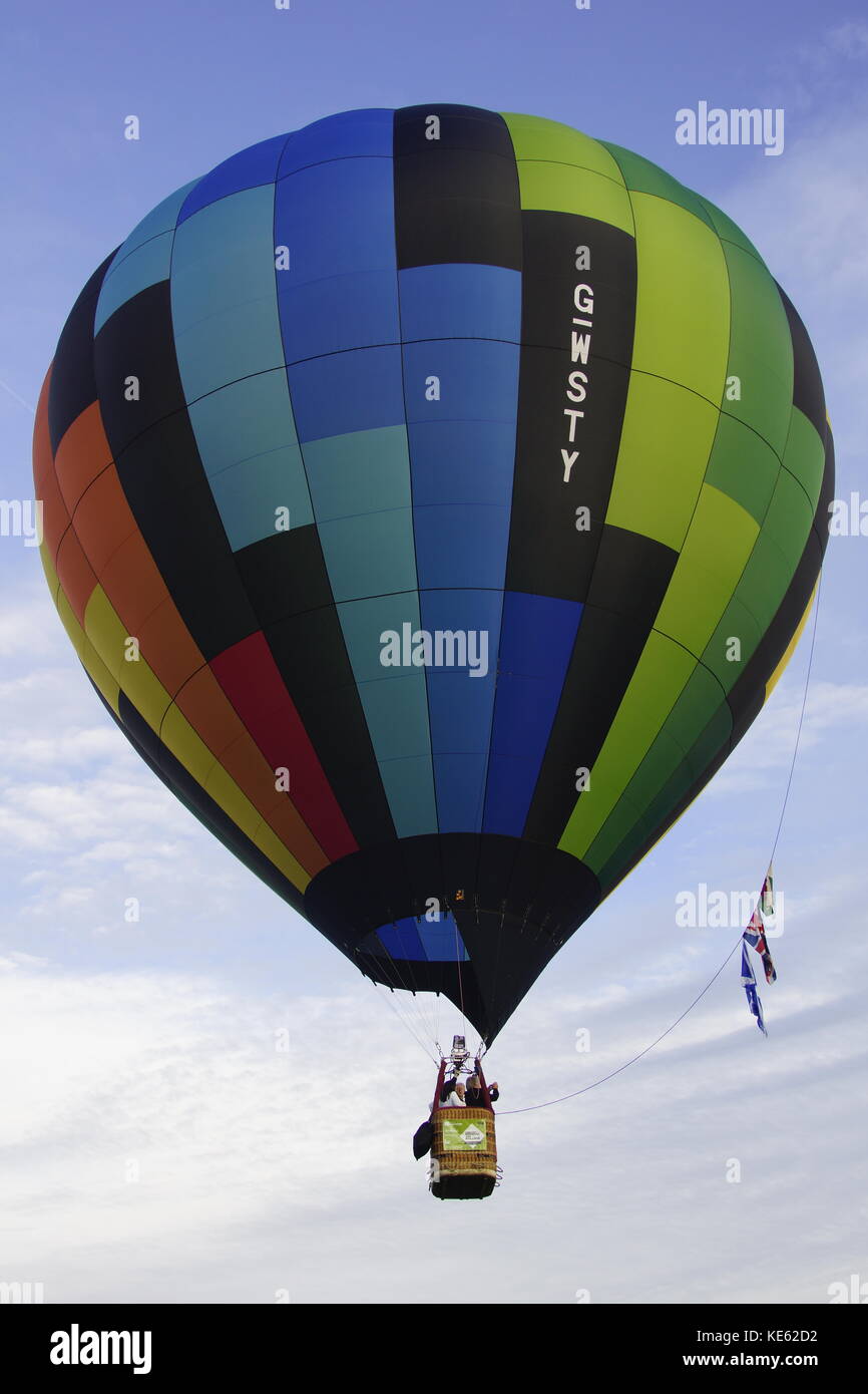 Hot air ballooons hi-res stock photography and images - Alamy