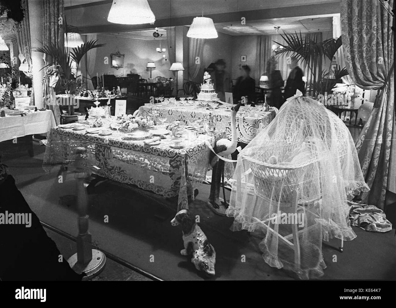27460 Table setting exhibition Stock Photo - Alamy