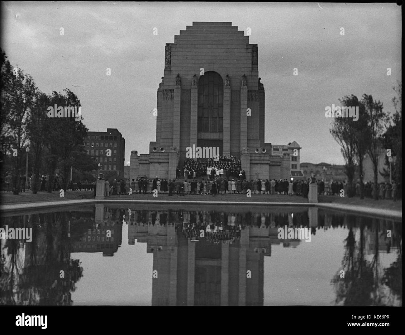 28499 Sunrise service Pool of Remembrance Anzac Memorial Hyde Park ...