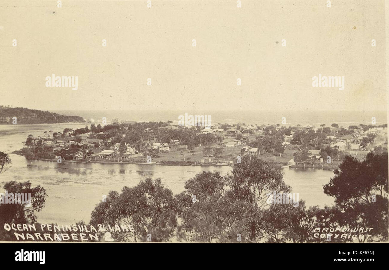 796680 Ocean Peninsula amp Lake Narrabeen Stock Photo - Alamy