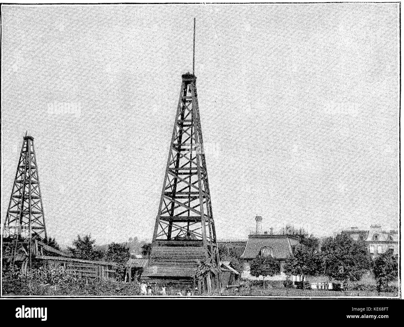 Oil derrick structure Black and White Stock Photos & Images - Alamy