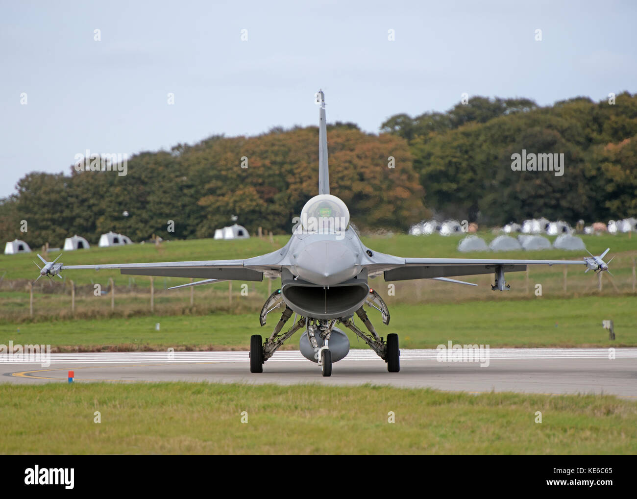 One pratt and whitney f100 pw 200 220 229 or general electric f110 ge ...