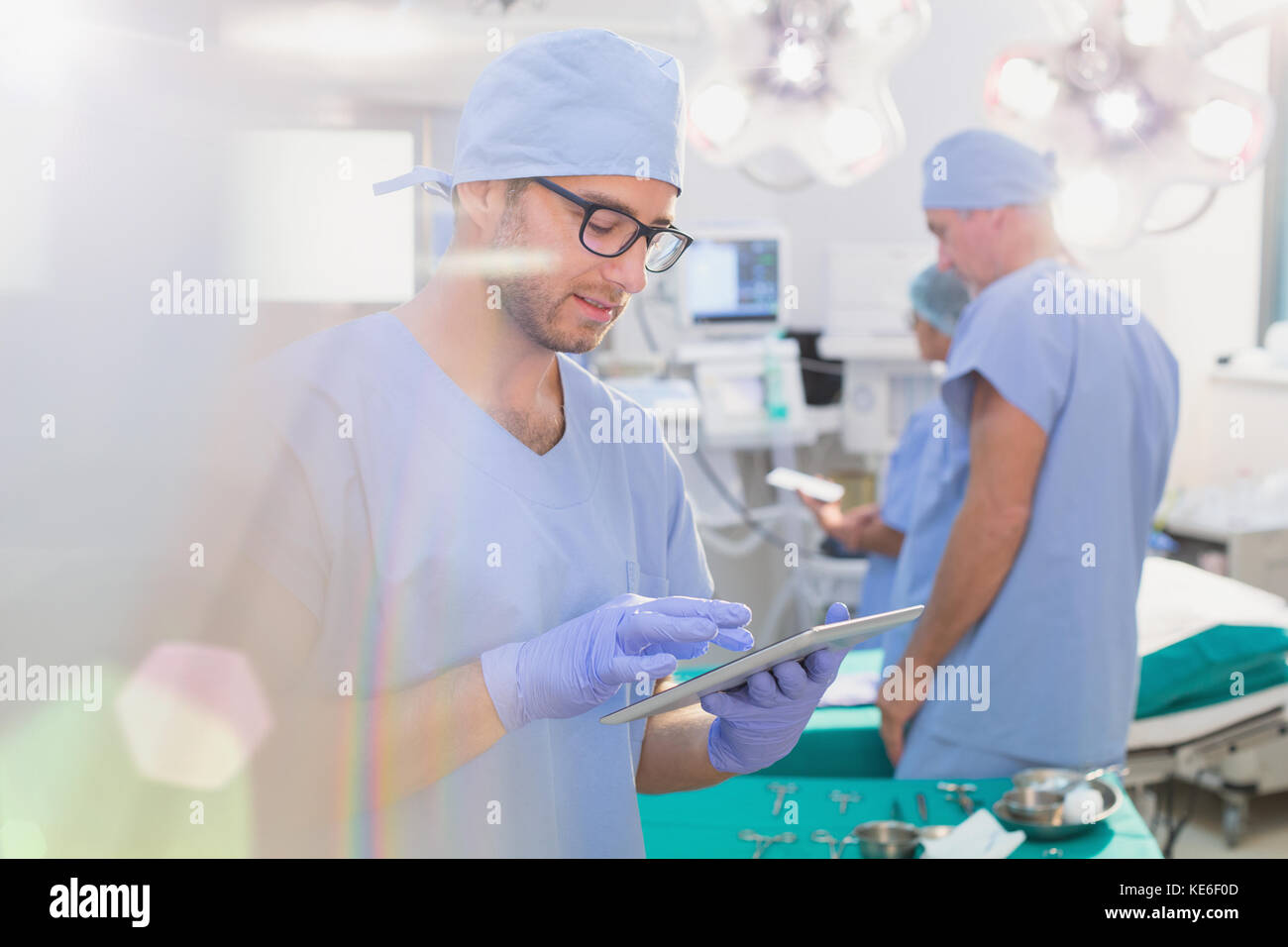 Operating room communication hi-res stock photography and images - Alamy