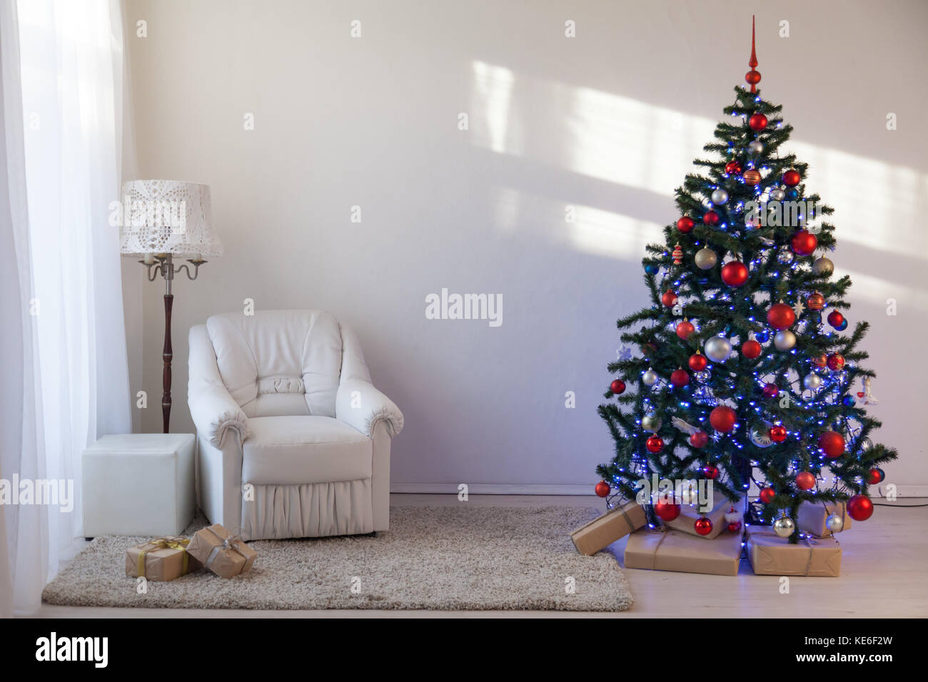 Christmas tree hall indoor lights hi-res stock photography and images ...