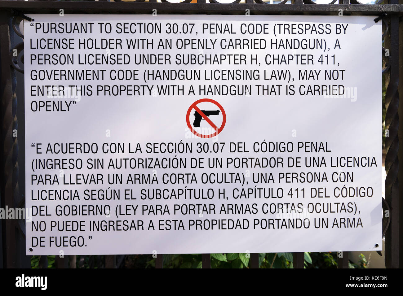 open carry gun warning sign in Texas Stock Photo - Alamy