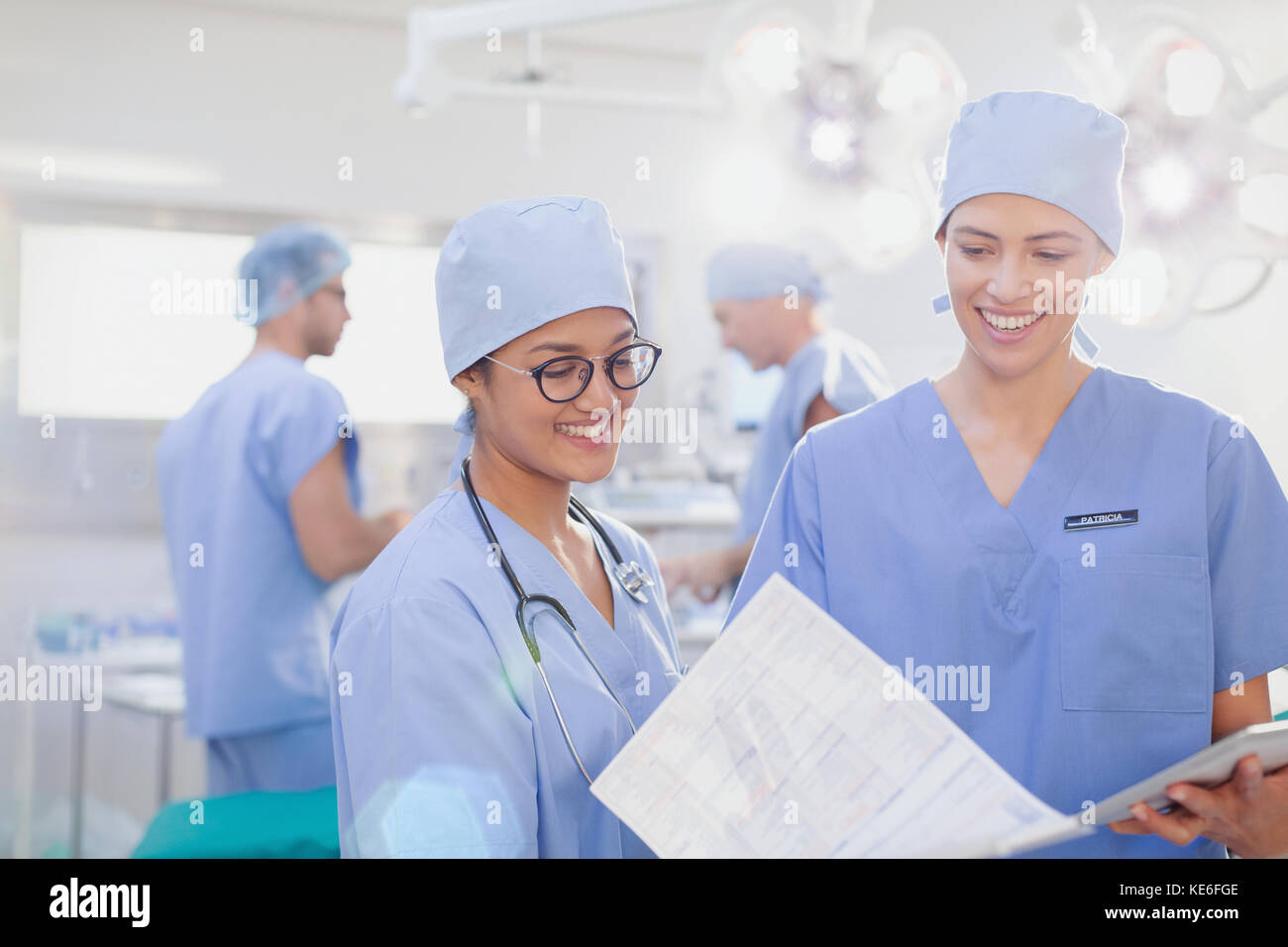 Female surgeons in an operating room hi-res stock photography and ...