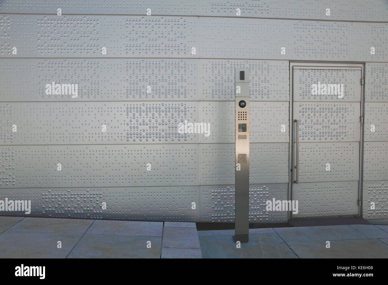 Aluminium cladding hi-res stock photography and images - Alamy
