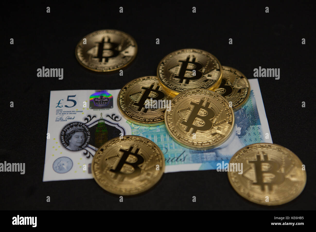 Five bit hi-res stock photography and images - Alamy