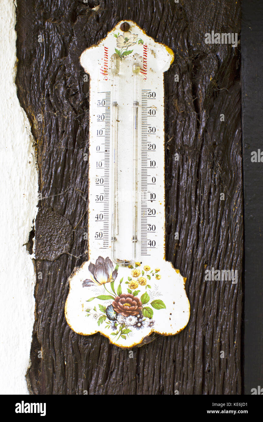 Barometre hi-res stock photography and images - Alamy