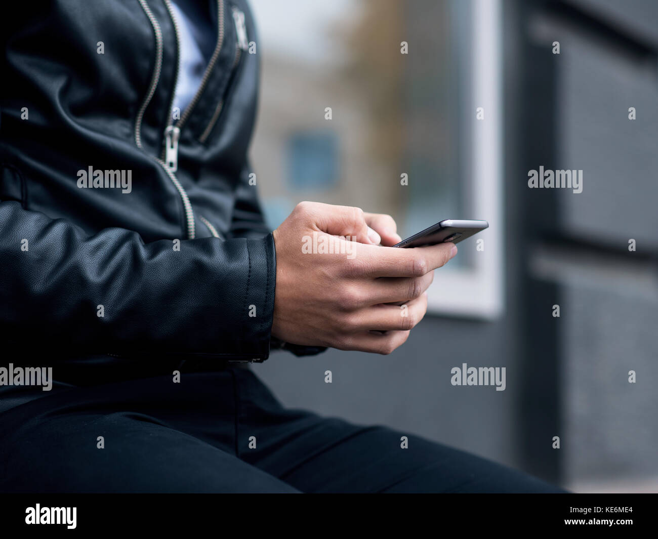 mobile phone in male hand Stock Photo - Alamy