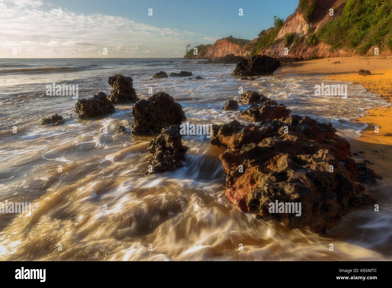 Brazil cliff beach hi-res stock photography and images - Alamy