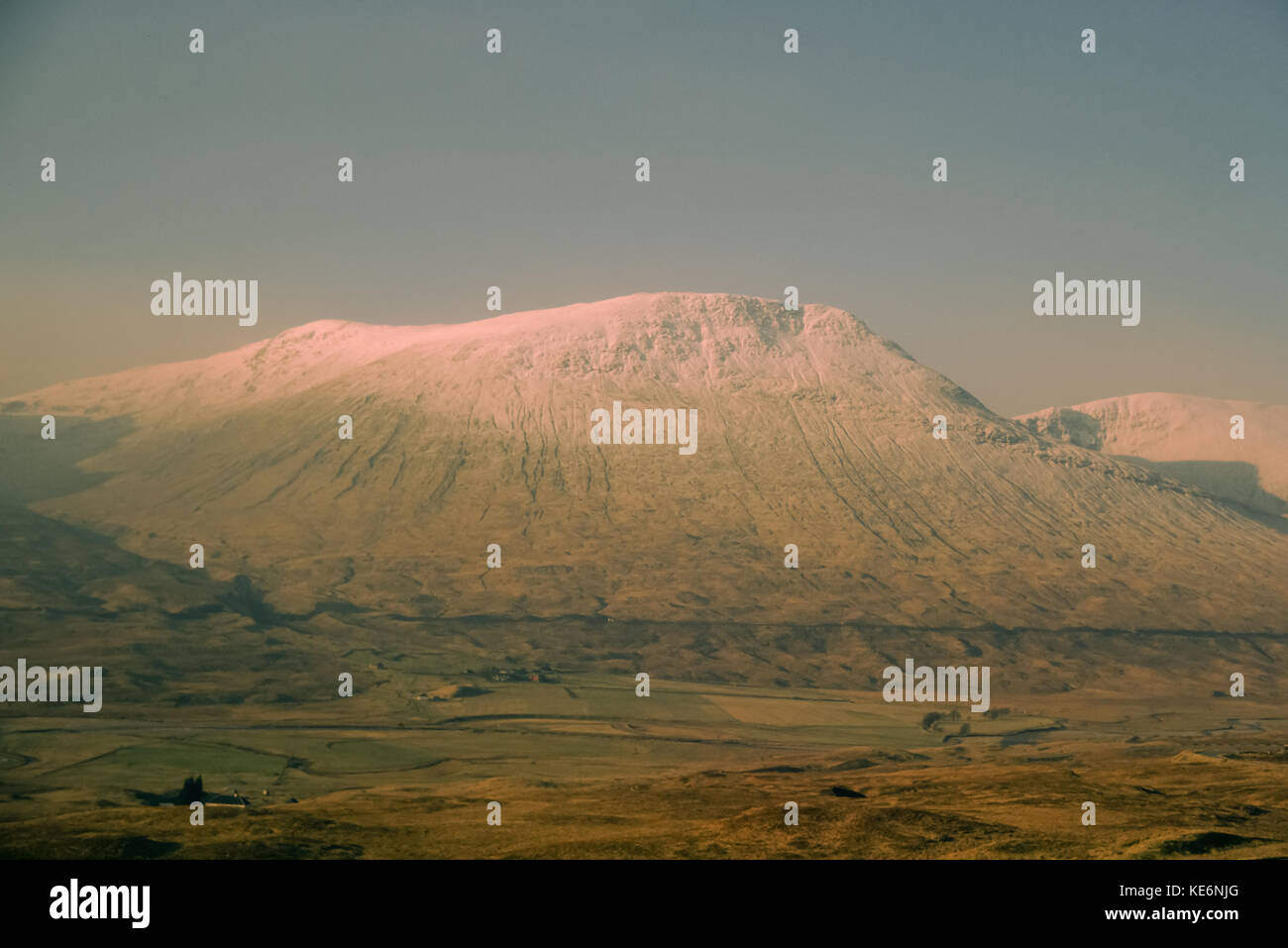 Scotland snow 1980s hi-res stock photography and images - Alamy