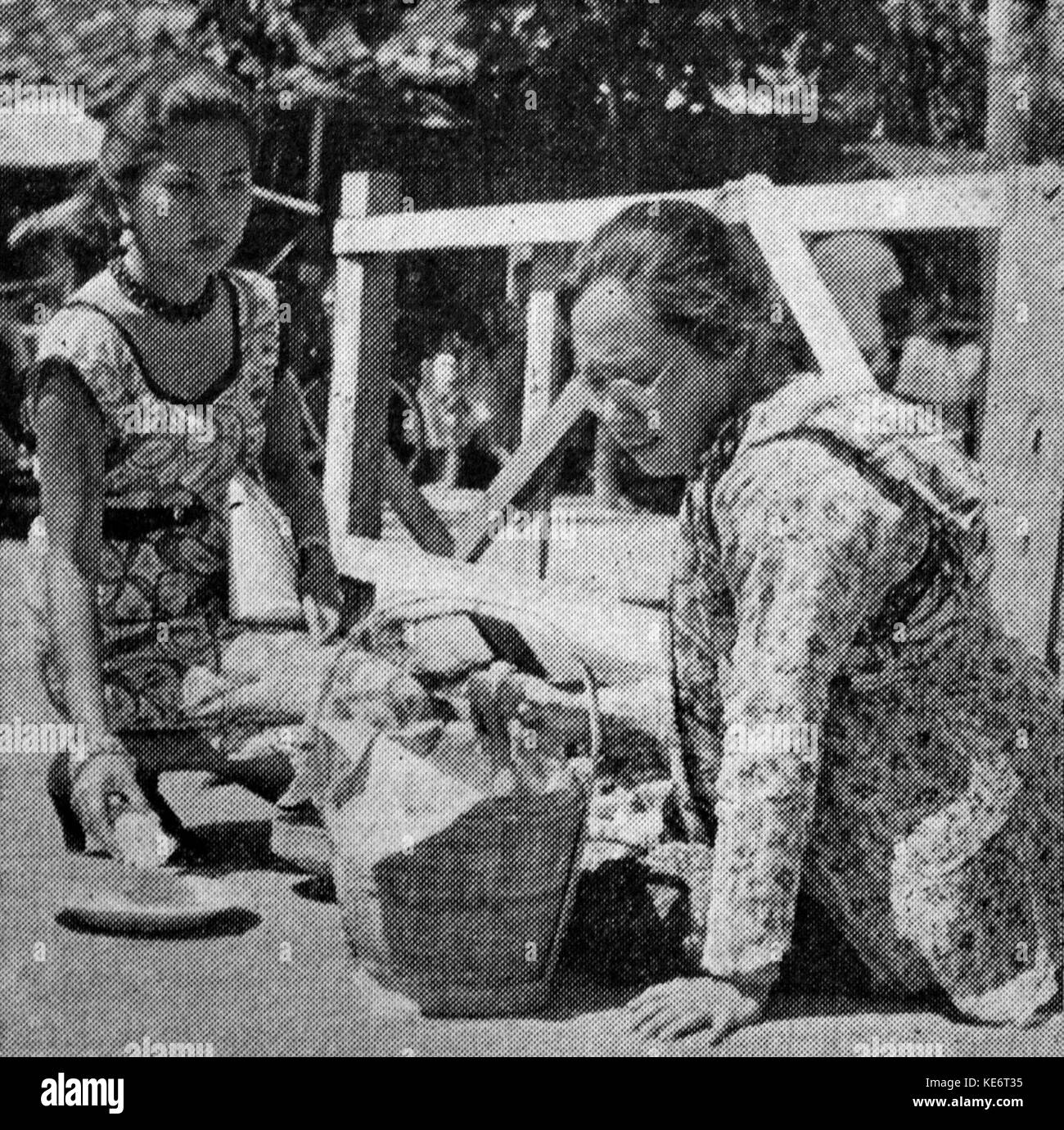 Titien Sumarni and Fifi Young in Sedarah Sedaging, Film Varia 1.8 (July ...