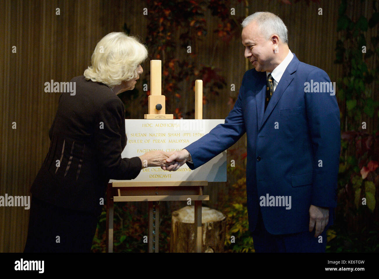 The Duchess of Cornwall with His Royal Highness Sultan Nazrin Shah of ...