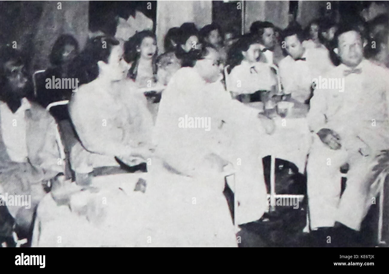 Djamaluddin Malik and Elly Joenara Dunia Film 15 Jul 1954 p17 Stock ...