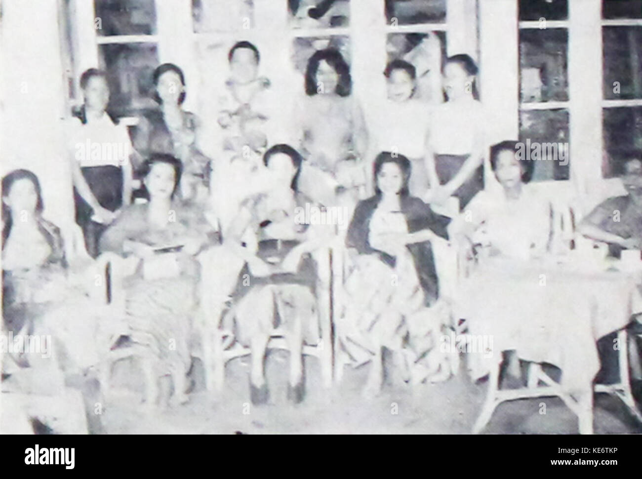 Photographic image from Dunia Film magazine dated 1 August 1954 ...