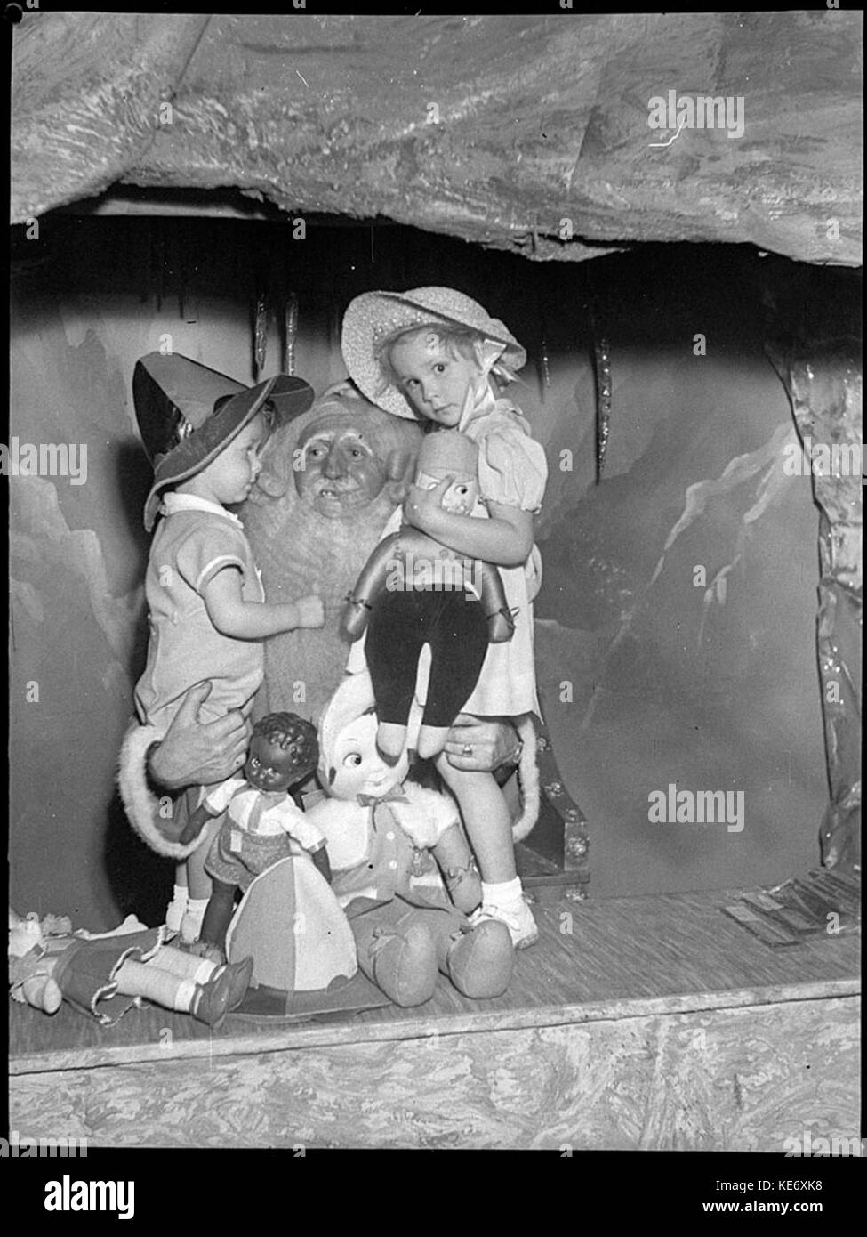 Santa claus icon christmas hi-res stock photography and images - Alamy