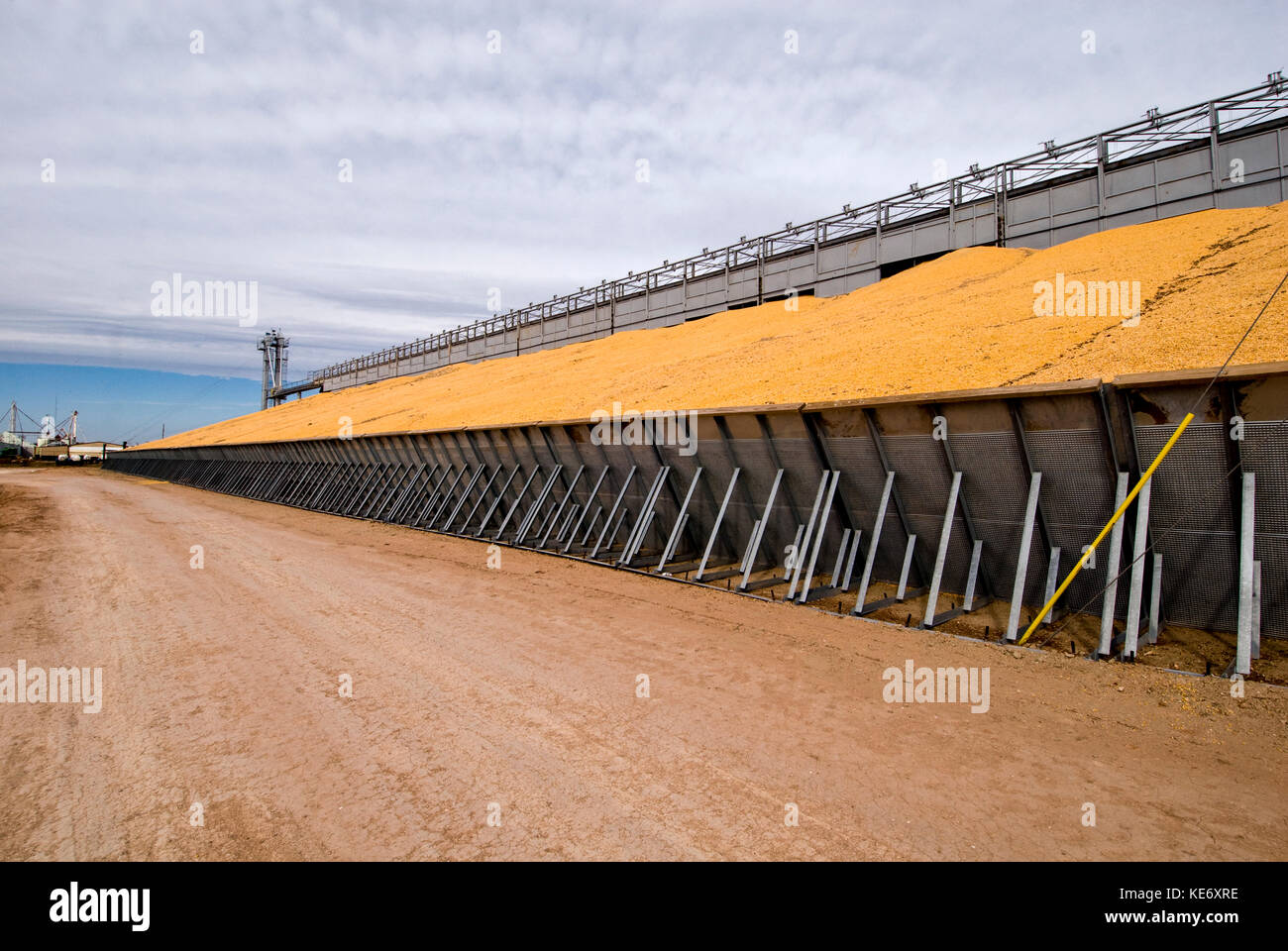 Stored corn hi-res stock photography and images - Alamy