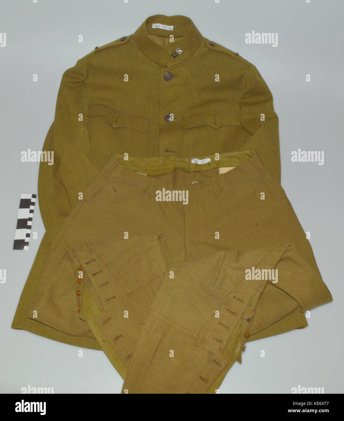 Wwi soldier uniform hi-res stock photography and images - Alamy
