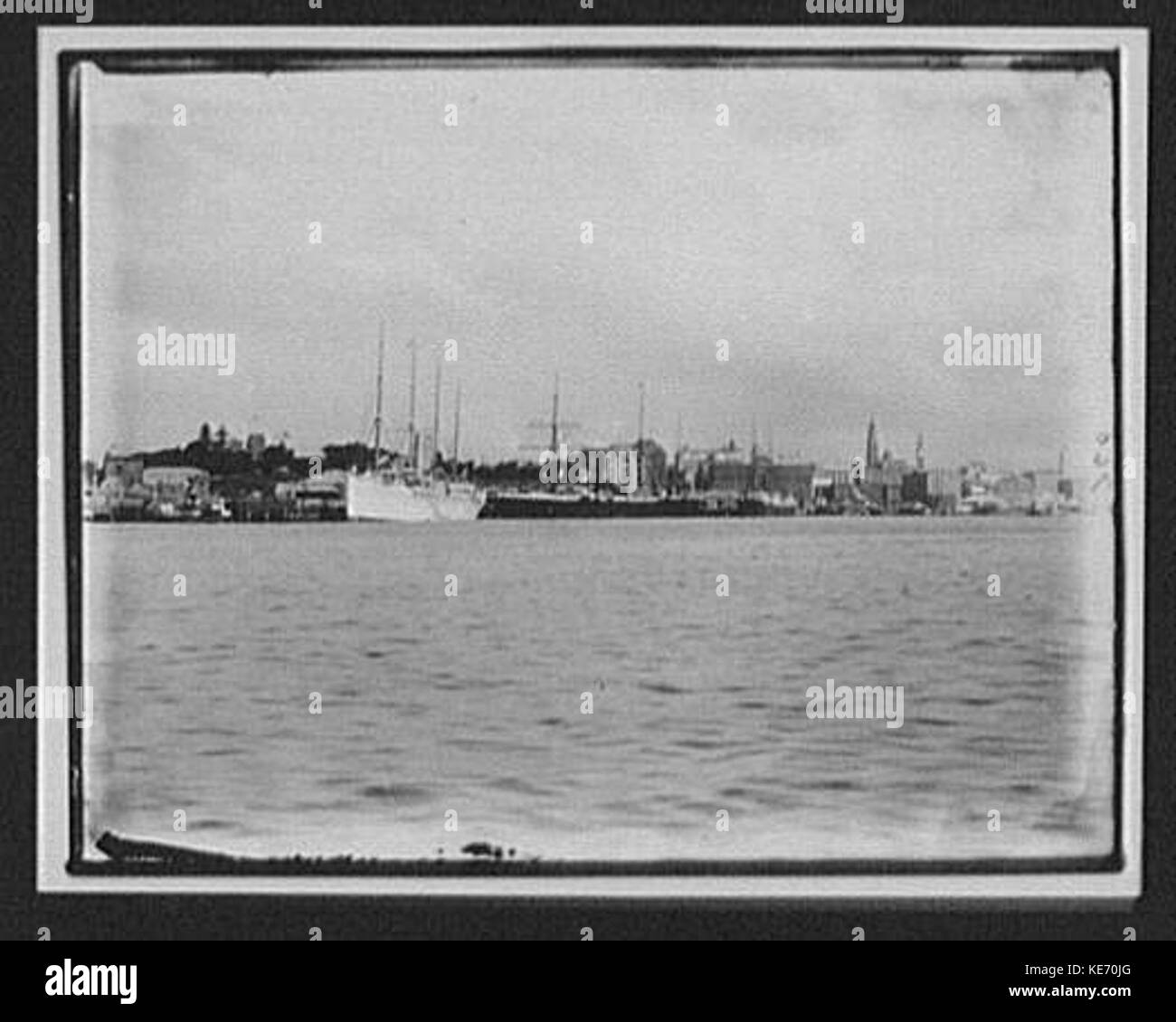 Waterfront scene LCCN2004707464 Stock Photo - Alamy