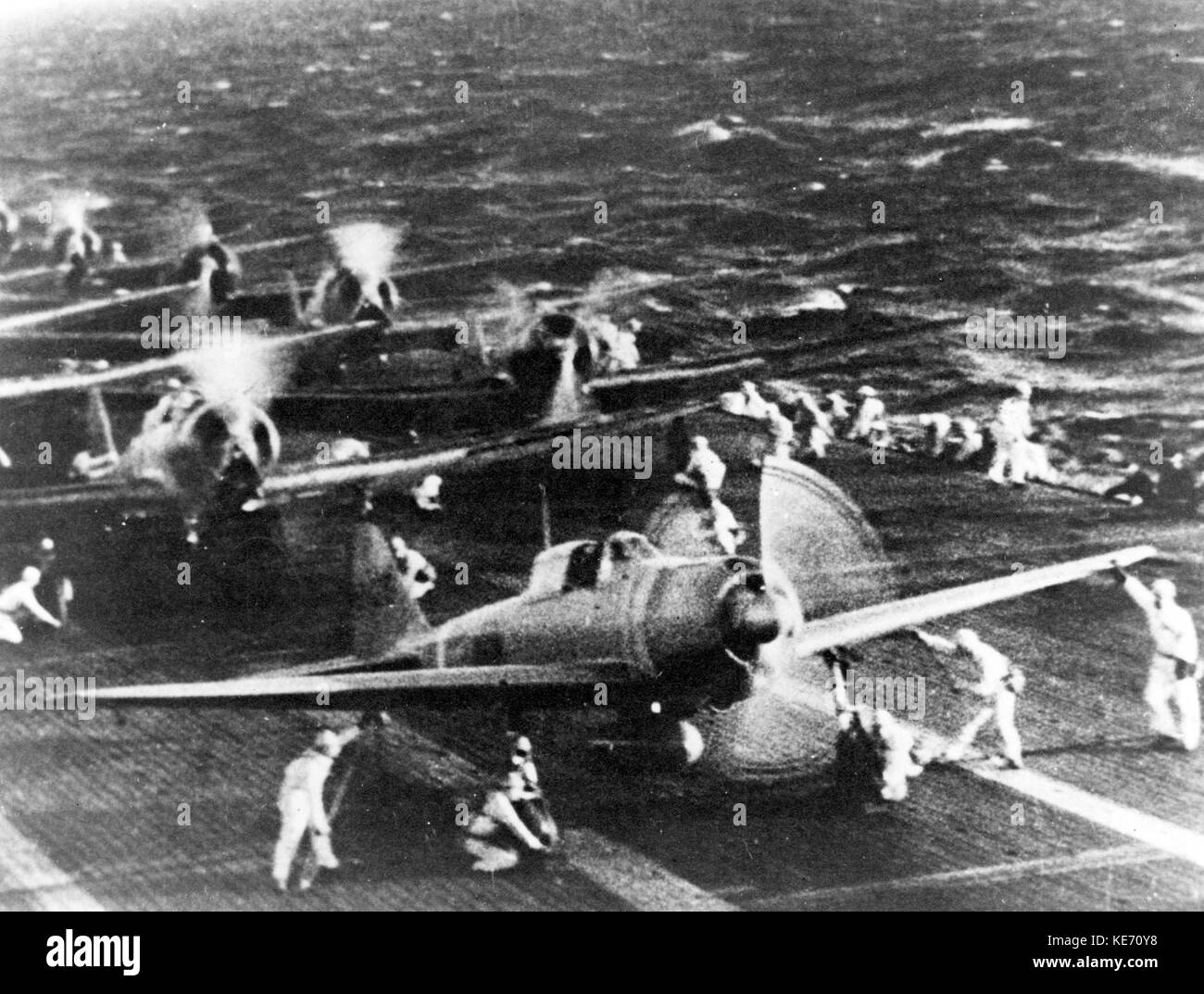 Battle midway carrier Black and White Stock Photos & Images - Alamy