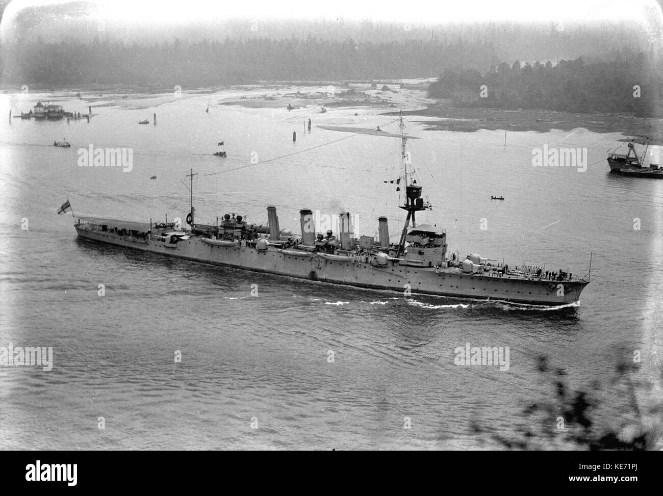 Hmas adelaide hi-res stock photography and images - Alamy