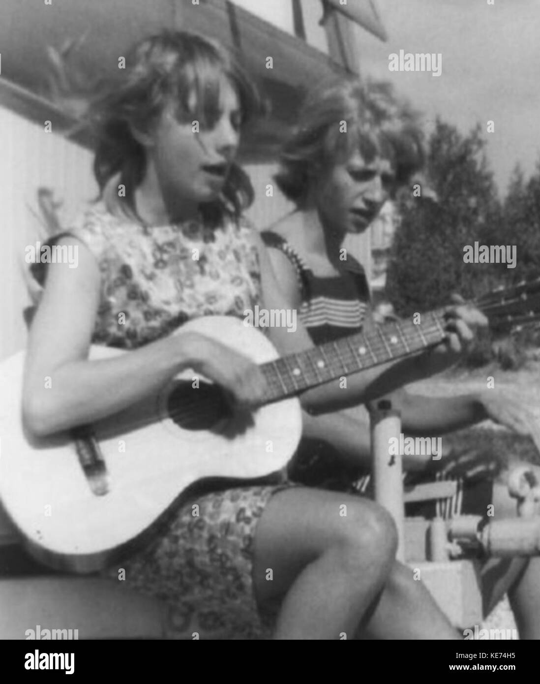 Wendy Hoile and Linda Hoyle c. 1961 Stock Photo - Alamy