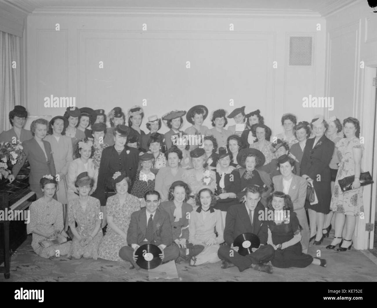Group. Radio Canada Party BAnQ P48S1P12043 Stock Photo - Alamy