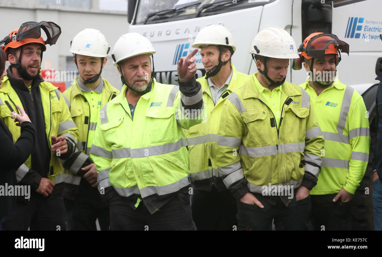 Crews from Northern Ireland Electricity that have arrived to assist ESB ...