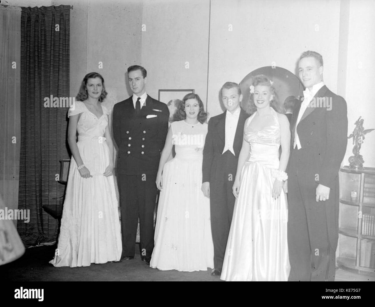 Social. Victory Ball BAnQ P48S1P12532 Stock Photo - Alamy