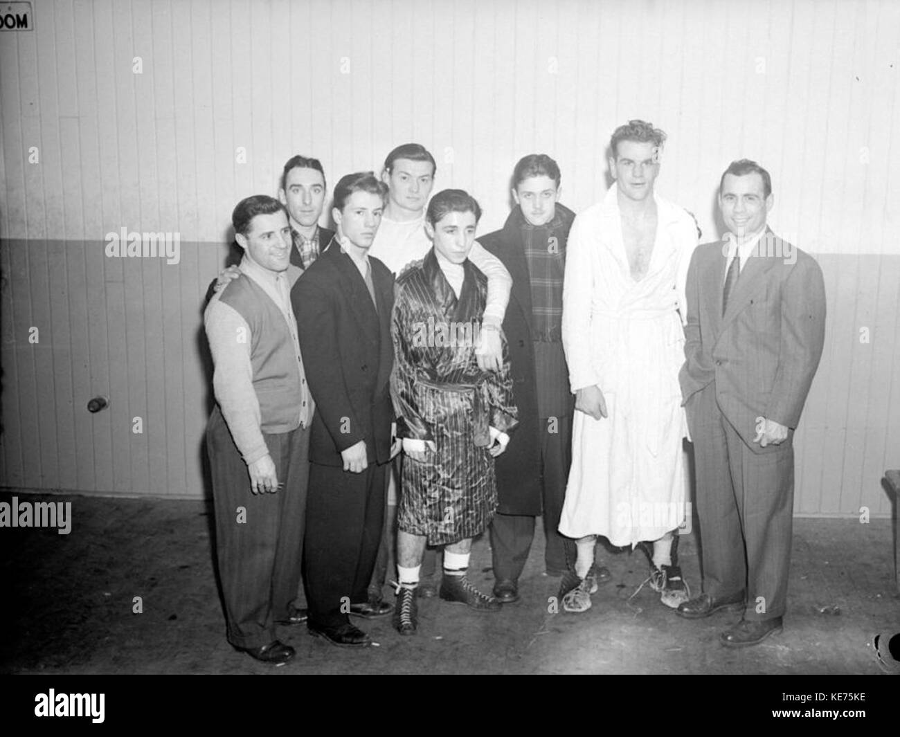 Boxing. At the Coliseum BAnQ P48S1P12835 Stock Photo - Alamy