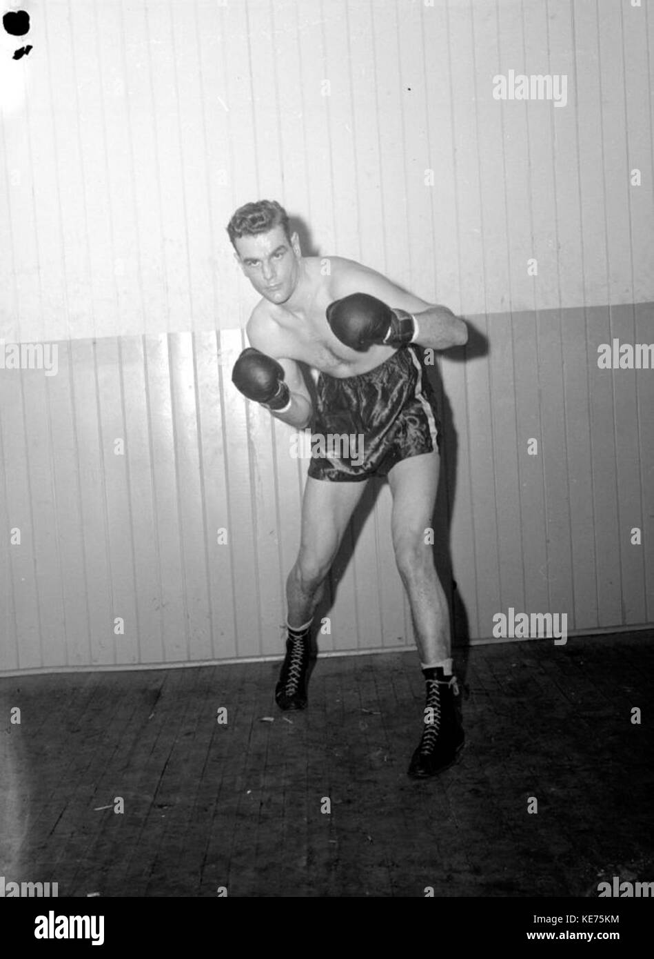 Boxing. Roger Bisson BAnQ P48S1P12839 Stock Photo - Alamy
